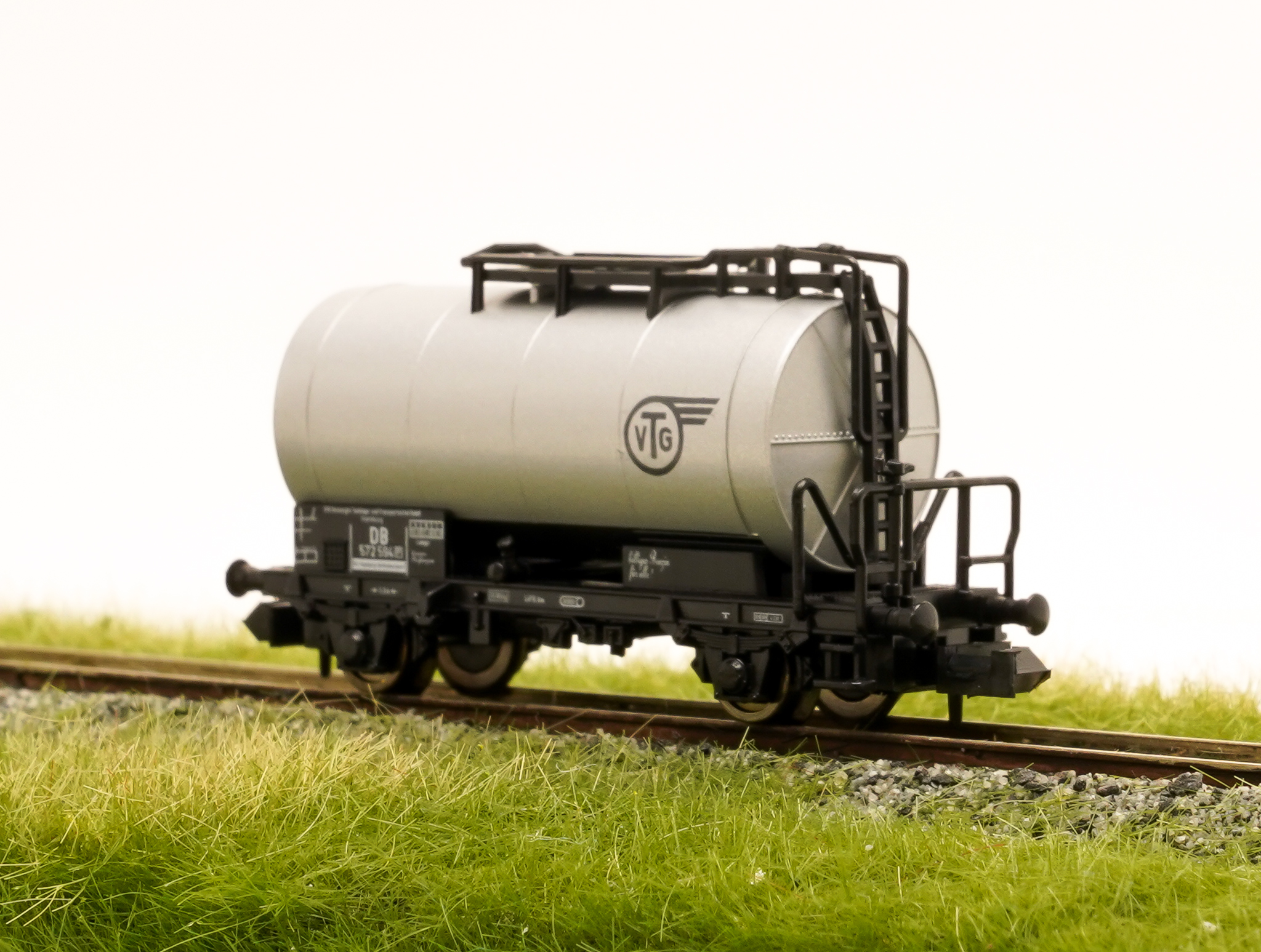 BraucheModellbahn | Roco 25538 (N) – Kesselwagen der VTG ...